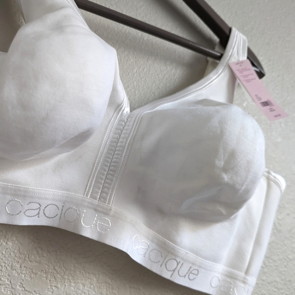 Cacique | Intimates & Sleepwear | Cacique No Wire 42dd Bra White Lined ...